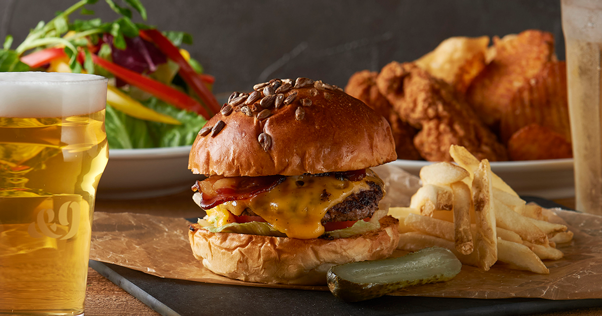 BALLPARK BURGER &9 ｜ SHOPS ｜ B Original Foods｜横浜DeNAベイスターズ